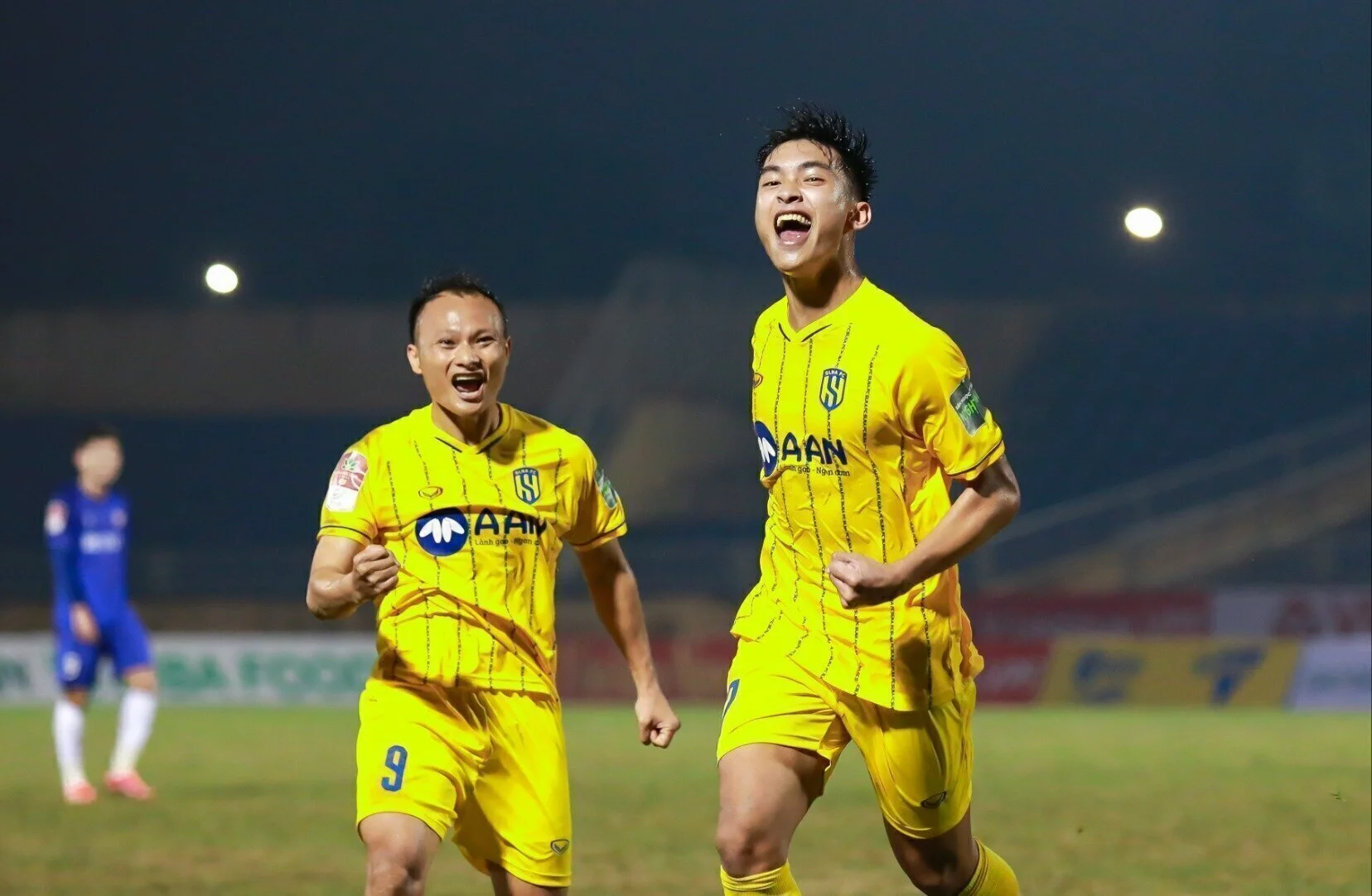 5 cầu thủ SLNA được triệu tập lên Đội tuyển U20 Việt Nam tập huấn ở UAE | Song Lam Nghe An ...